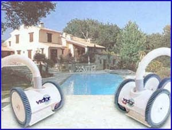 robot piscine victor 2 roues
